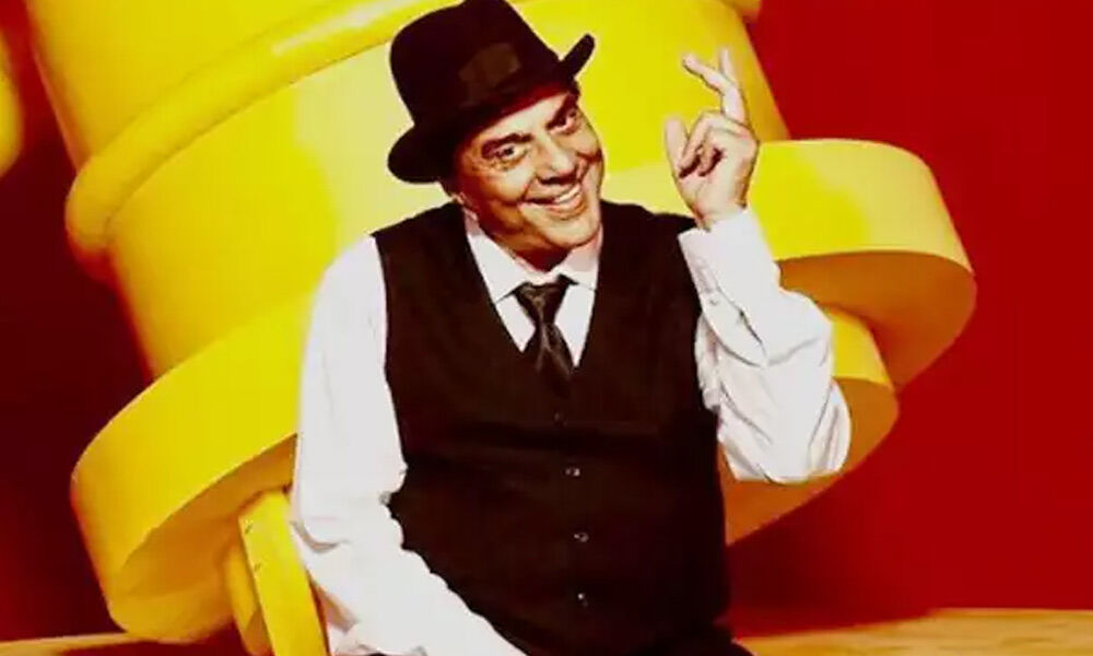 Dharmendra is 'a loner living with touching memories'