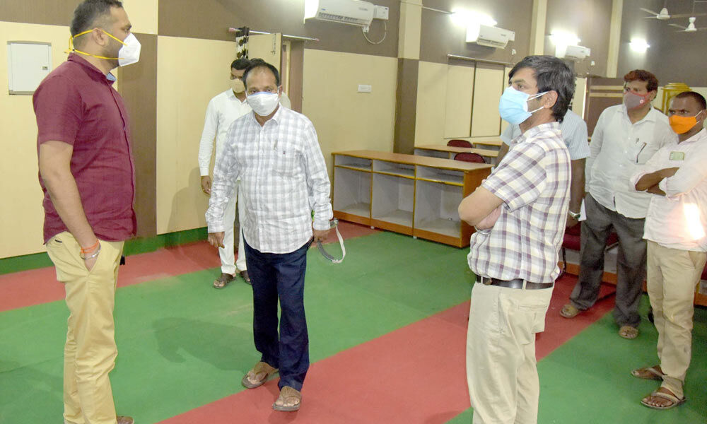 Collector RV Karnan inspects arrangements for KMC Mayor election