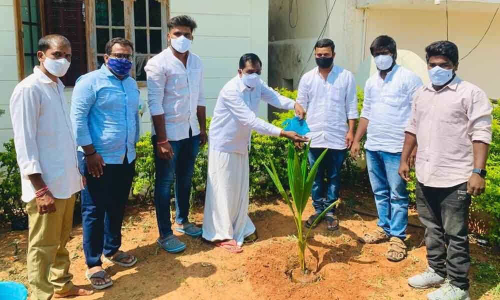 Shadnagar MLA Anjaiah Yadav accepts Green India Challenge