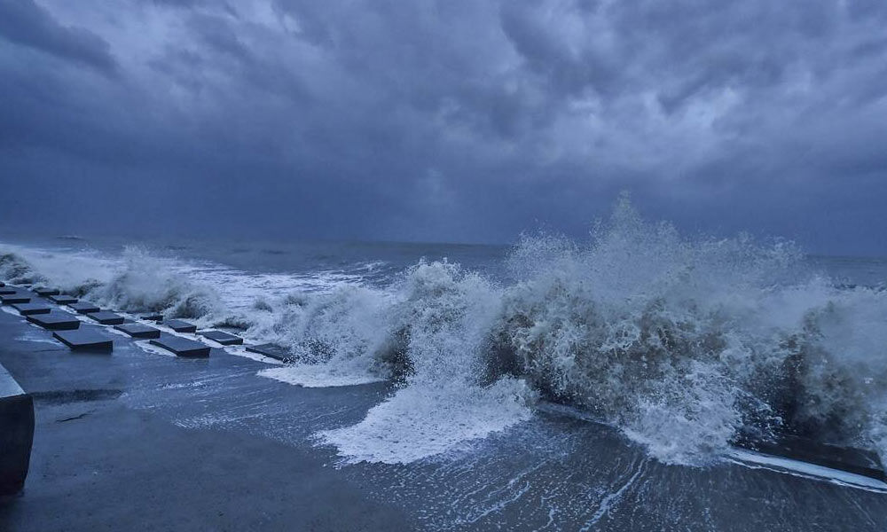 Cyclone Yaas hits Odisha coast, no threat to North coastal Andhra while ...