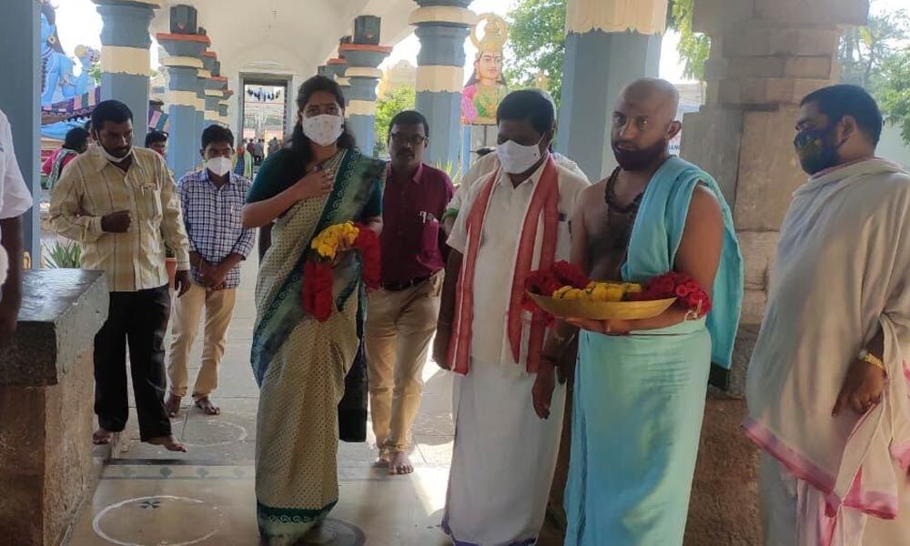 Chahat Bajpai takes charge as Nandyal Sub-Collector