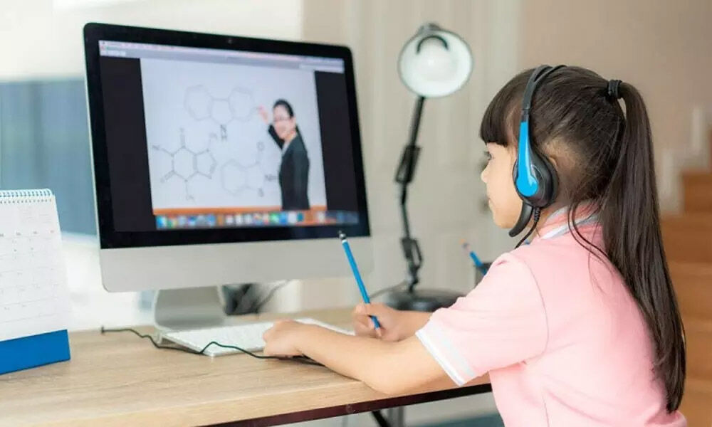 Hyderabad: Schools flayed for discontinuing online classes