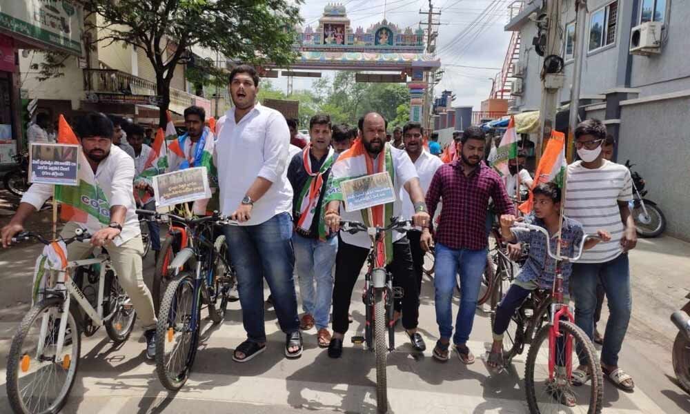 Hyderabad: Cycle rally taken out in protest against hiked fuel prices