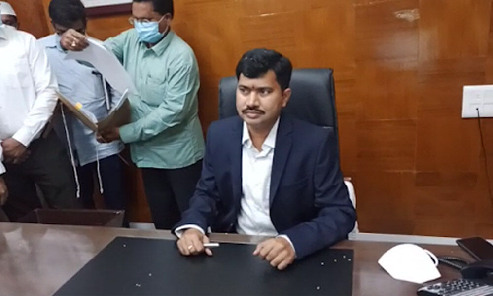 Visakhapatnam: New Collector takes charge
