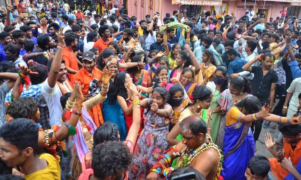 Hyderabad City College students offer Bonam