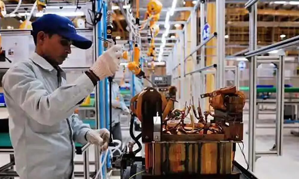 Factory output zooms on growth rebound