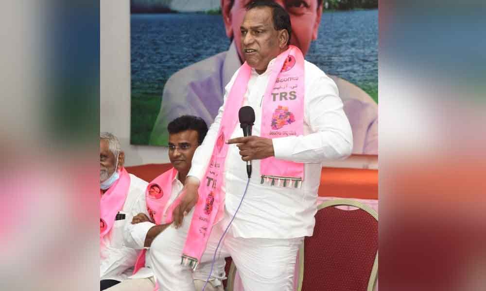 Hyderabad: Malla Reddy's thigh-flapping challenge to Revanth Reddy