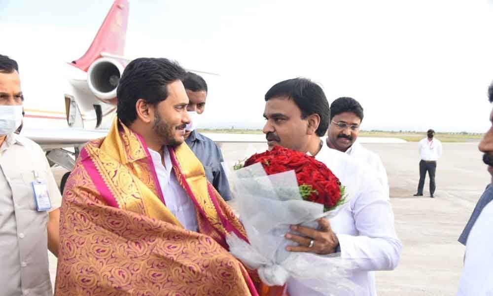 CM YS Jagan Mohan Reddy receives warm welcome in Kadapa