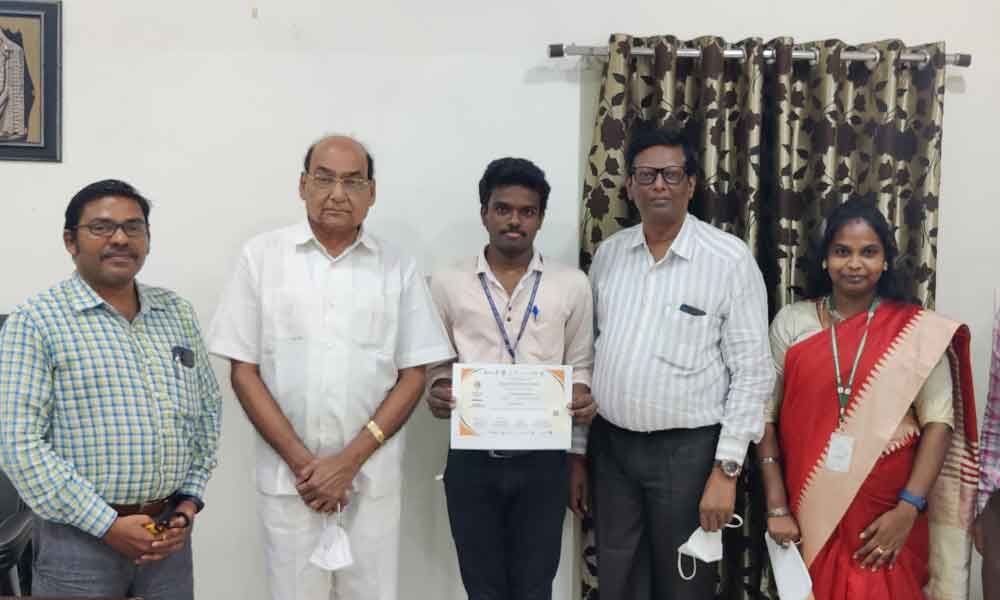 QIS students team wins national contest