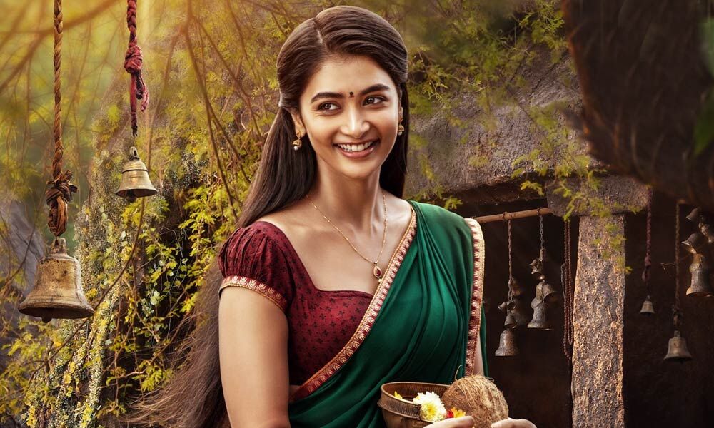 HBD Pooja Hegde: Ram Charan Wishes His 'Neelambari' Sharing A Beautiful ...