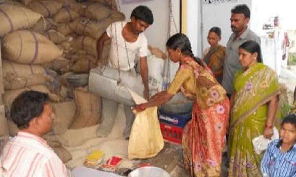 Andhra Pradesh: Ration dealers begins protests in demand to resolve ...