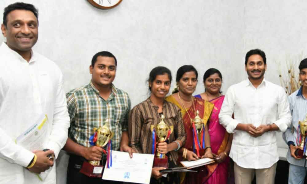 CM YS Jagan pats AITT toppers, announces Rs 5 L cash, job