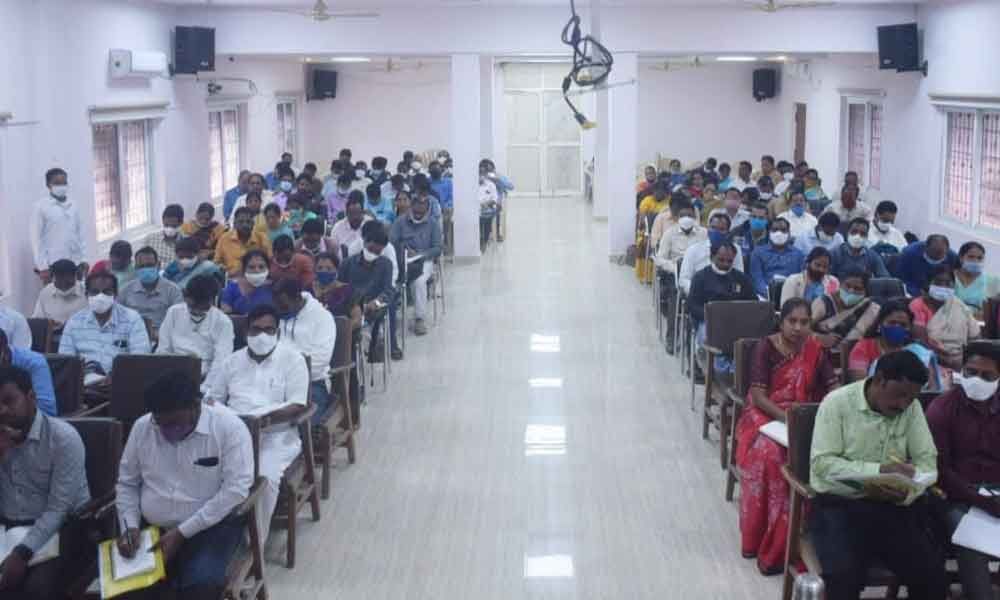 Visakhapatnam: ITDA PO assures digital classes in Tribal Welfare ...