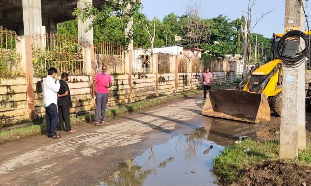 Srikakulam: Civic body takes up desilting of drains