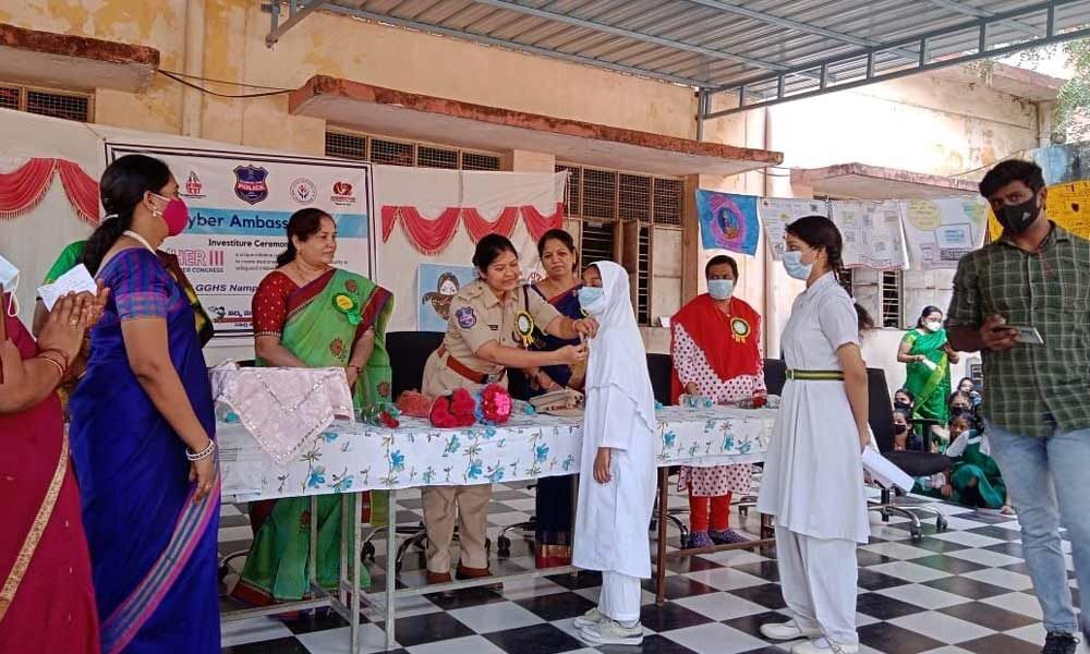 Hyderabad: SHE Teams recognise students of 1,650 government schools as ...