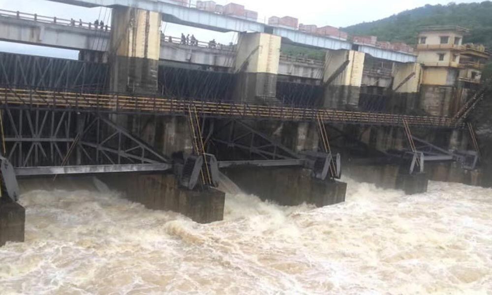 Annamayya Project: YSRCP-TDP spar over Shekhawat remarks