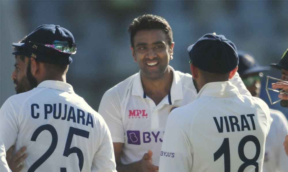 Ashwin turns it on as India stay 5 wkts away from win