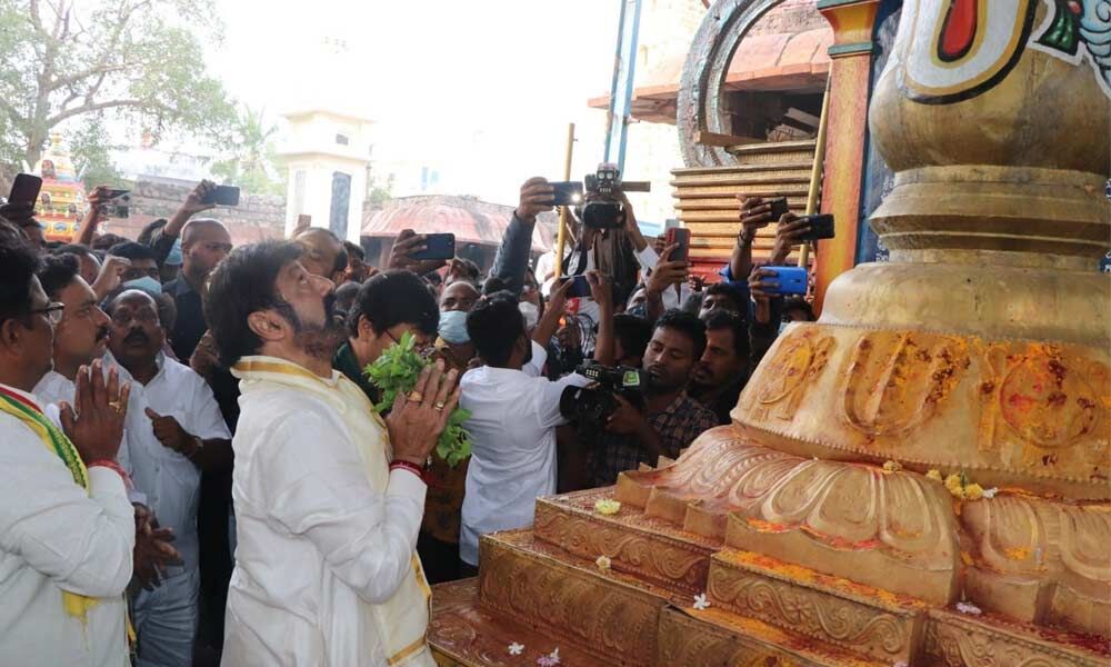 Guntur: Nandamuri Balakrishna prays for success of his film