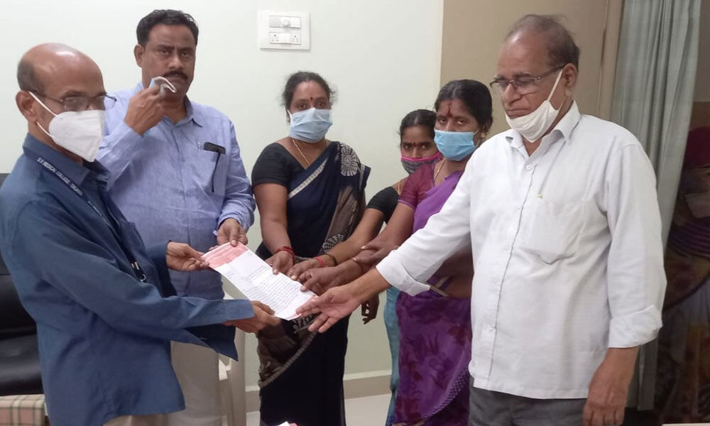 Clear pending salaries for housekeeping workers: IFTU