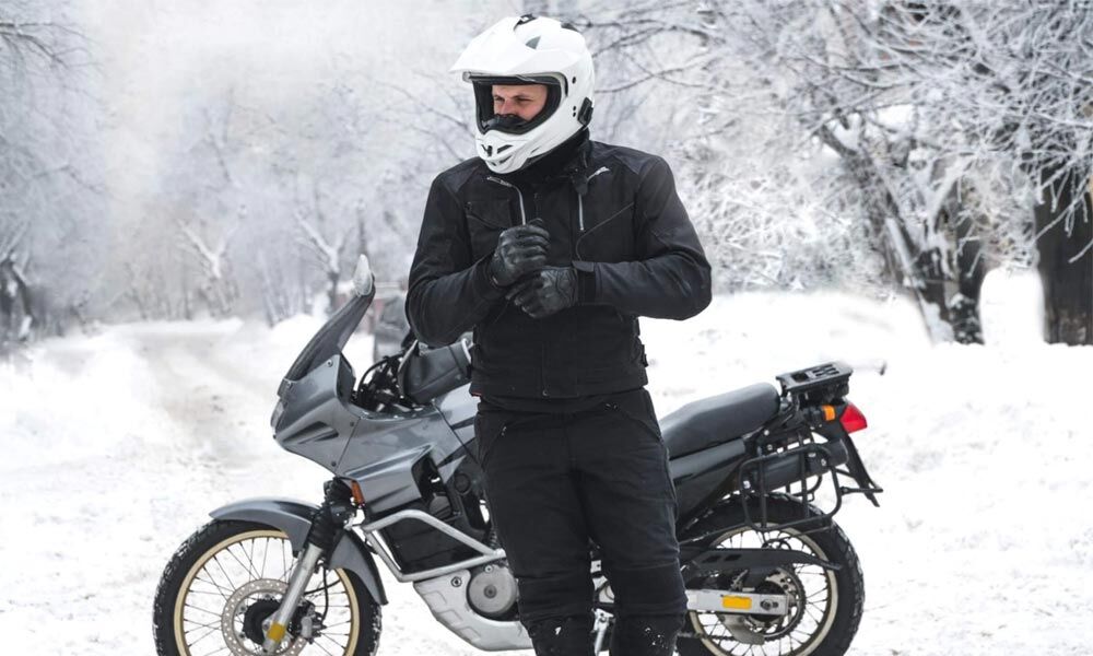 Few Tips to follow while riding Bike in the Cold Weather