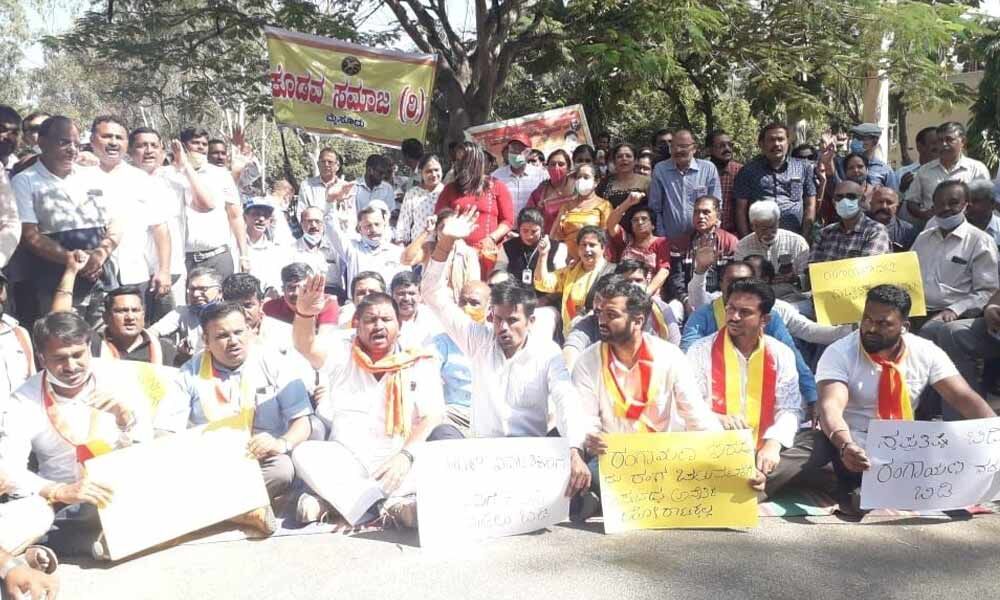 Rangayana director caught in cross hairs for inviting Hindu leader for ...