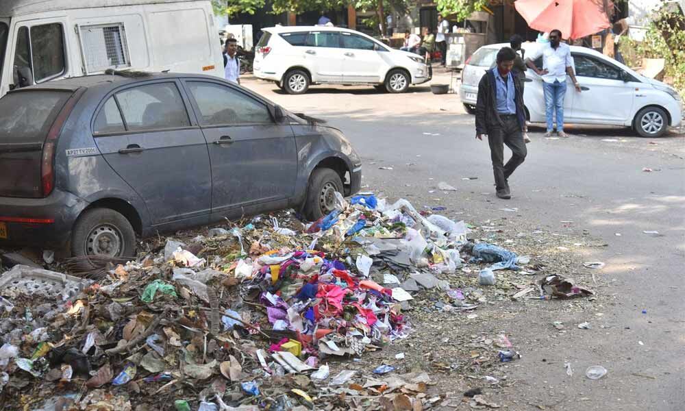Hyderabad: Srinagar Colony residents grapple with garbage woes
