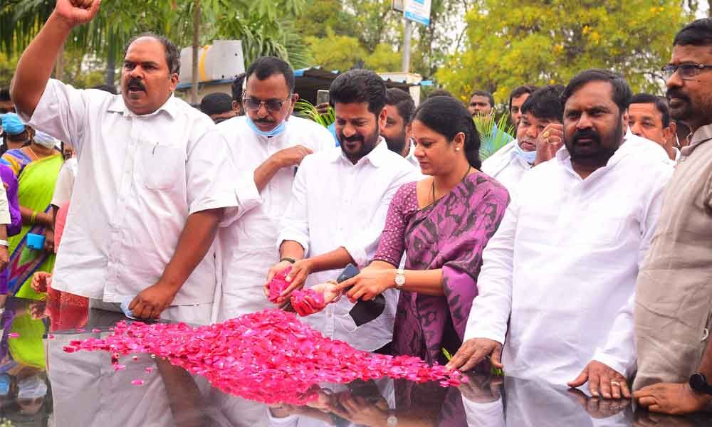 Hyderabad: Revanth, Congress leaders remember Jaipal Reddy, pays tributes
