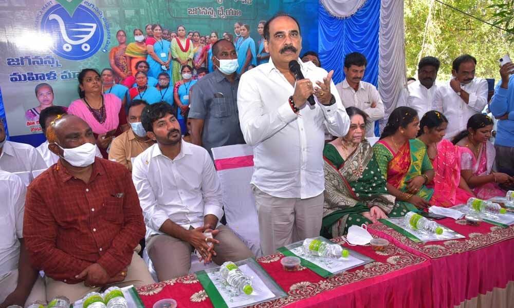 Minister Balineni Srinivasa Reddy opens Jagananna Mahila Mart in Addanki