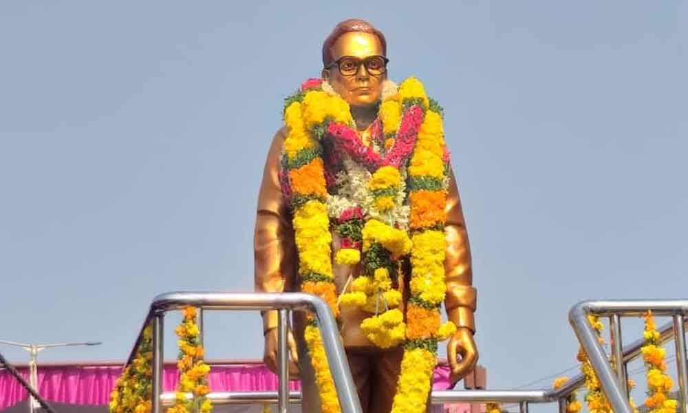 Ongole: MLA unveils bronze statue of Dr Sajja Chandramouli