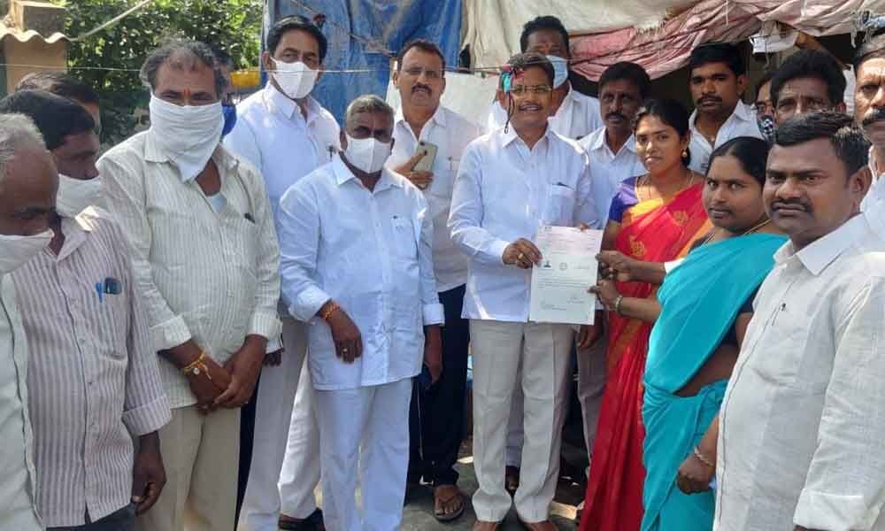 Khammam: ZP chairman Lingala Kamal Raj distributes CMRF cheques