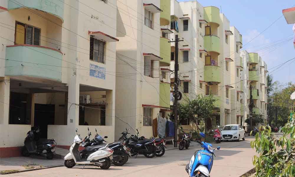 Vijayawada: Police Colony, Crumbling quarters, abandoned vehicles