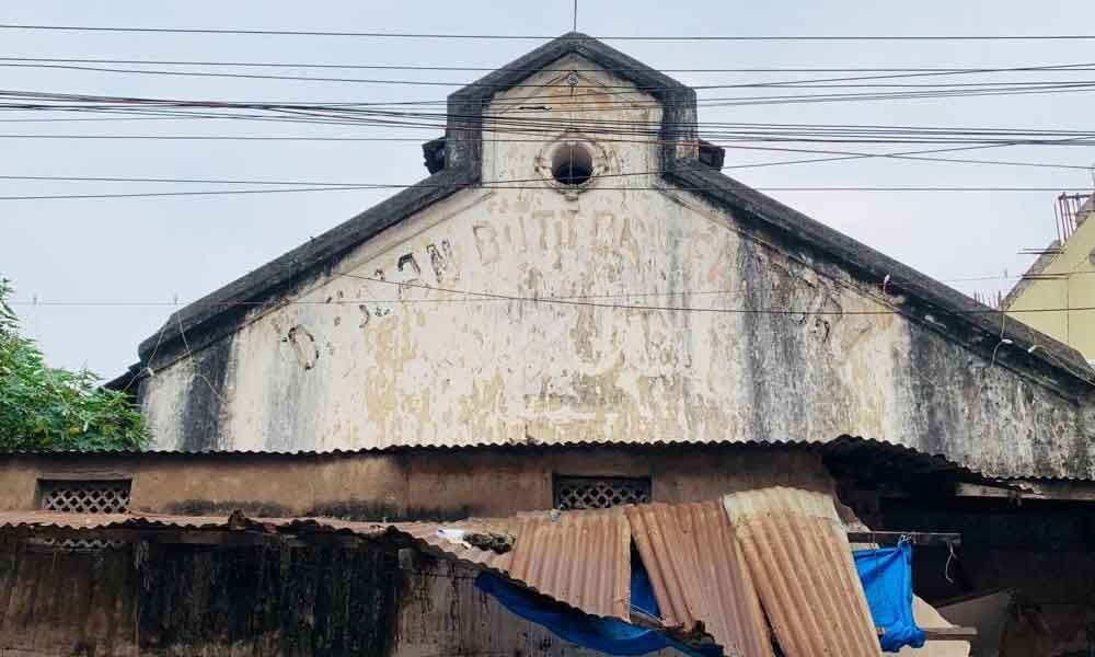 Deccan Button Factory fades into oblivion