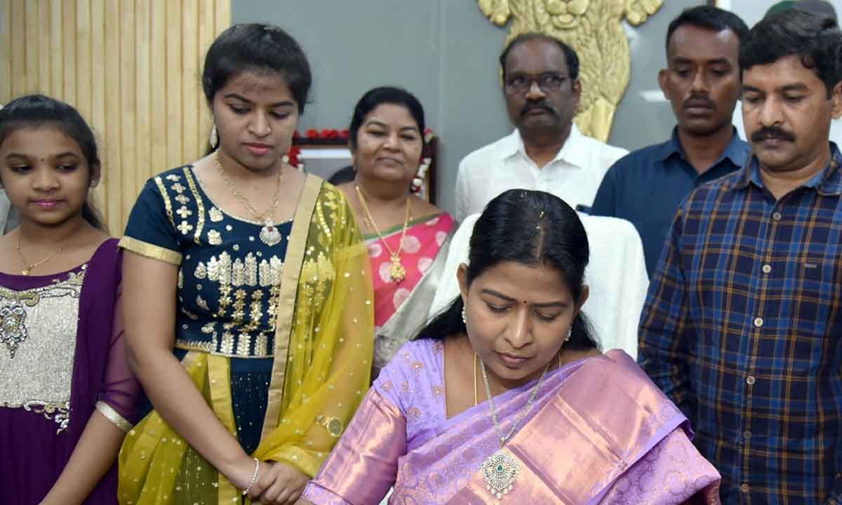 Vanitha vows to make police more responsive