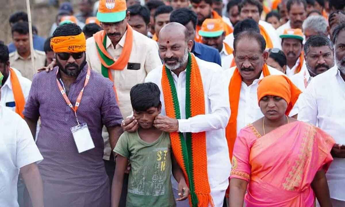 Bandi begins 11th day of Praja Sangrama Yatra 2