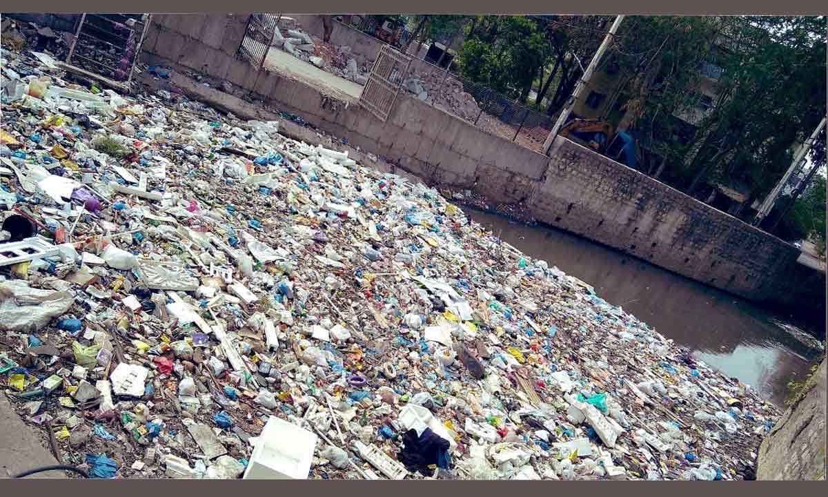 Monsoon to set in soon; GHMC yet to desilt nalas, drains