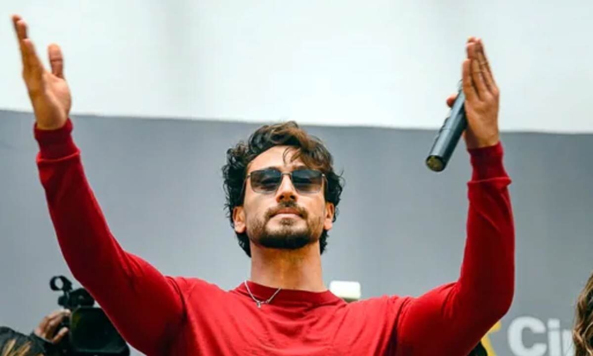 Tiger Shroff Says He Wants Play A Superhero Role In Hollywood And Calls ...