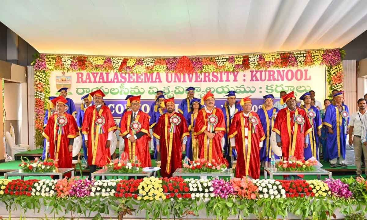 Kurnool: 66 PG students presented with gold medals