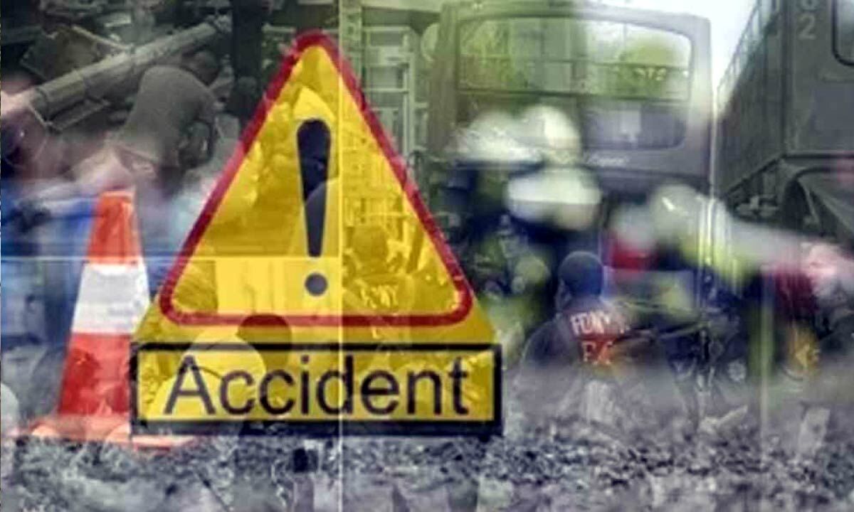 Fruit vendor killed in road mishap