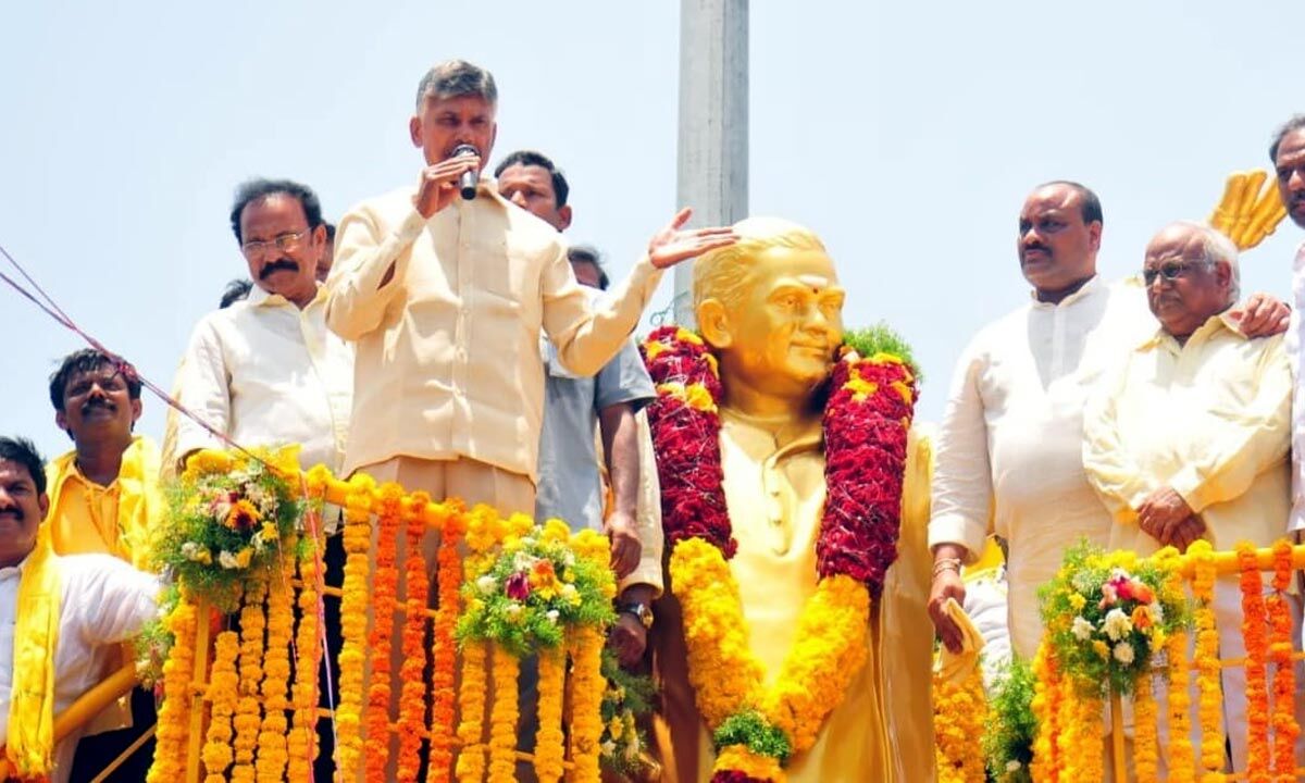 None can replace NTR, says Chandrababu after paying tributes