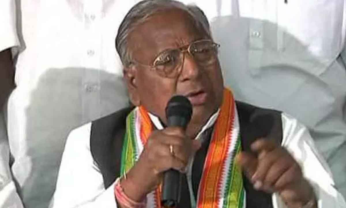 V Hanumanth Rao clarifies on his stand over CM candidate