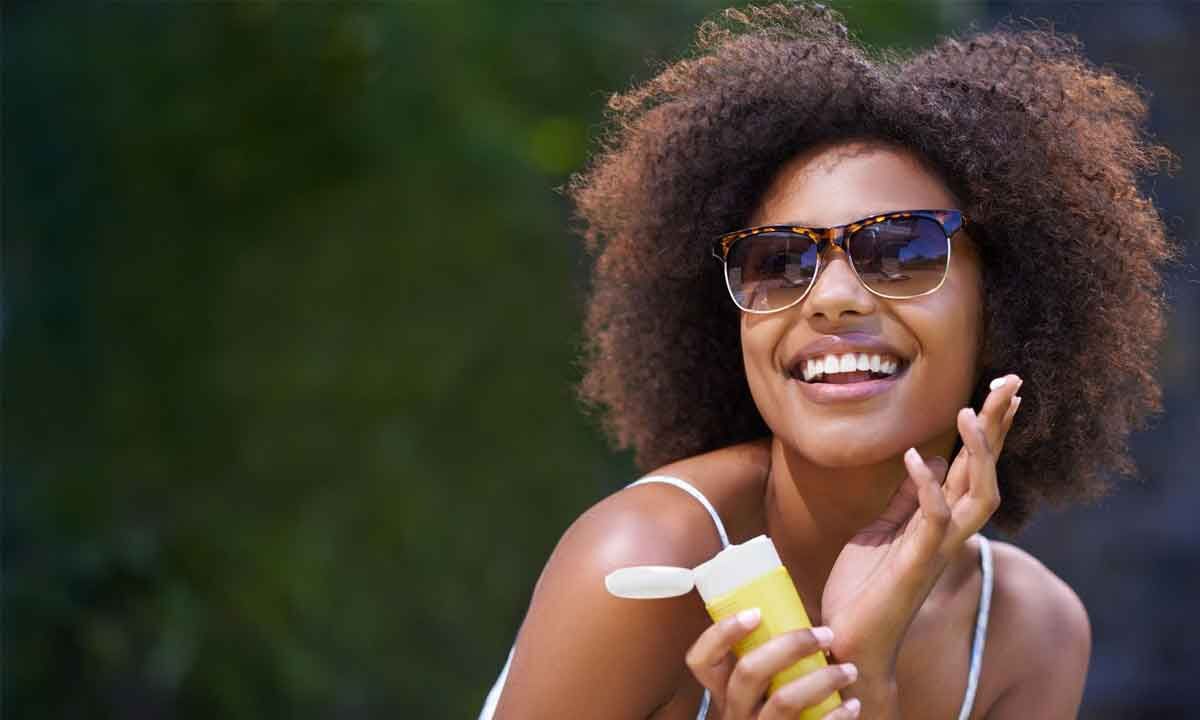 Layering your sunscreen: A step-by-step guide!