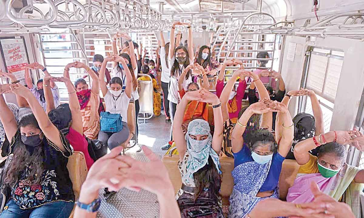Yoga in train