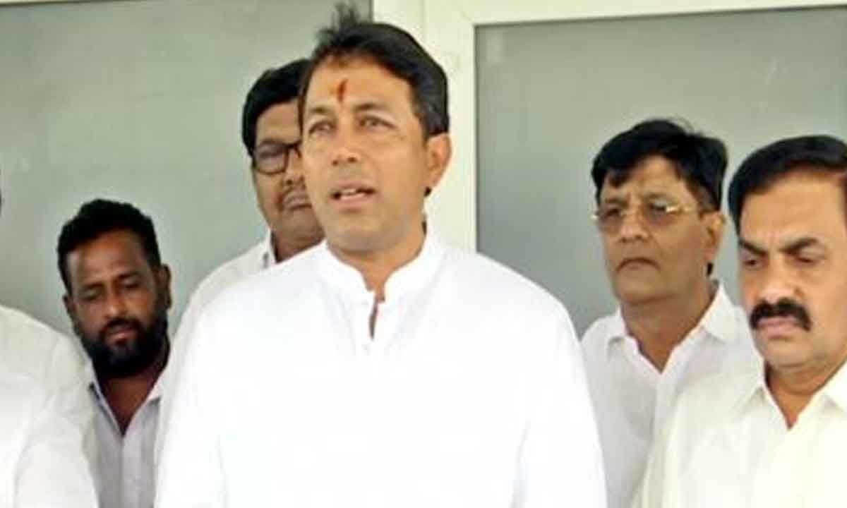 Mekapati Vikram Reddy takes oath as YSRCP MLA, says will fullfill his brother's dreams