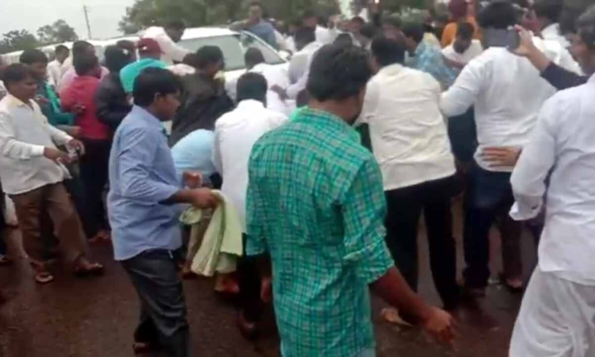 Group wars within TRS party comes to fore