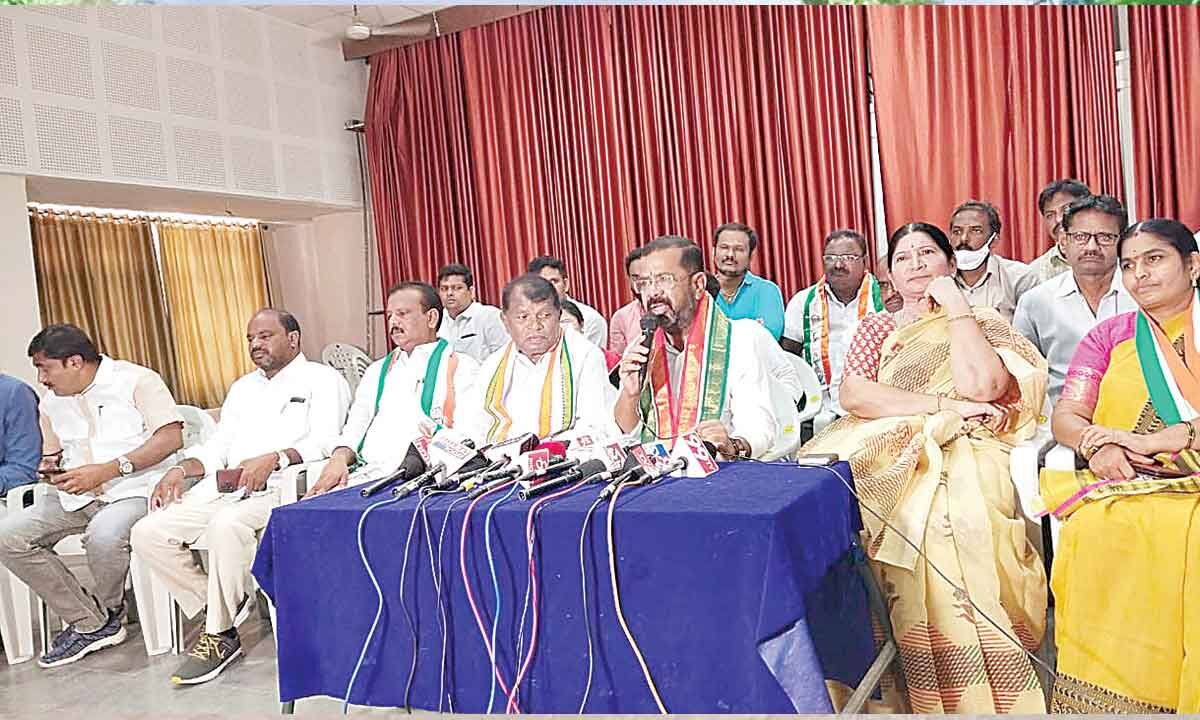 Cloudburst remark a ploy to divert people's attention: Congress