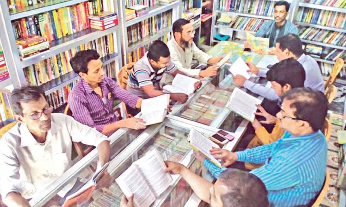 Libraries and knowledge society