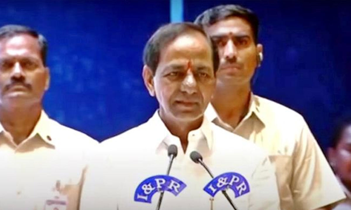 Telangana CM KCR congratulates police on setting up Command Control Centre