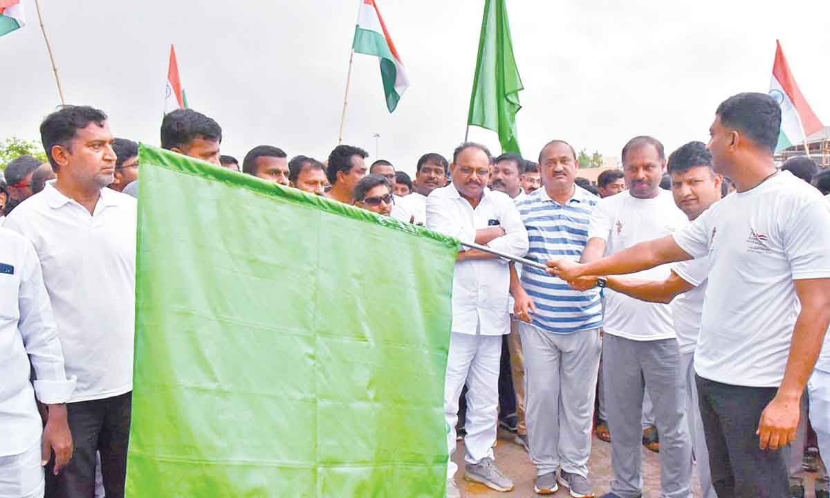 MLA G Srikanth Reddy flags off 5K run in Rayachoti