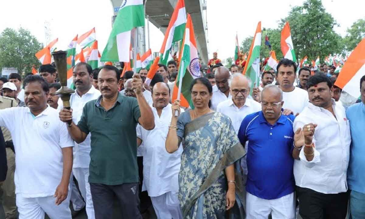 Thousands take part in Freedom Run across Telangana