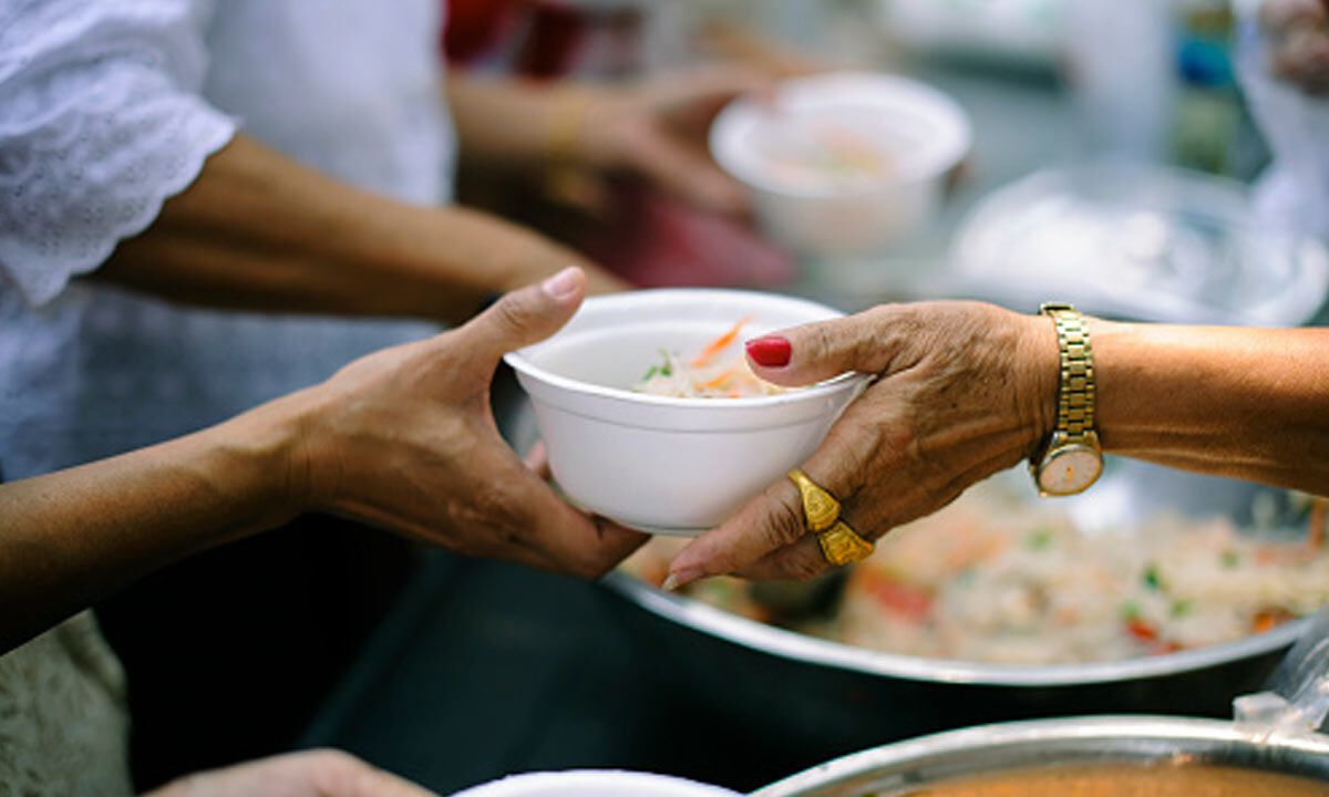 Tirupati: Feeding needy with leftover food from hotels